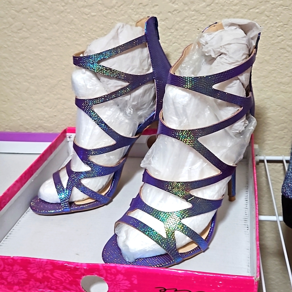 Iridescent Purple Snake Skin Pattern Heels - Gem
